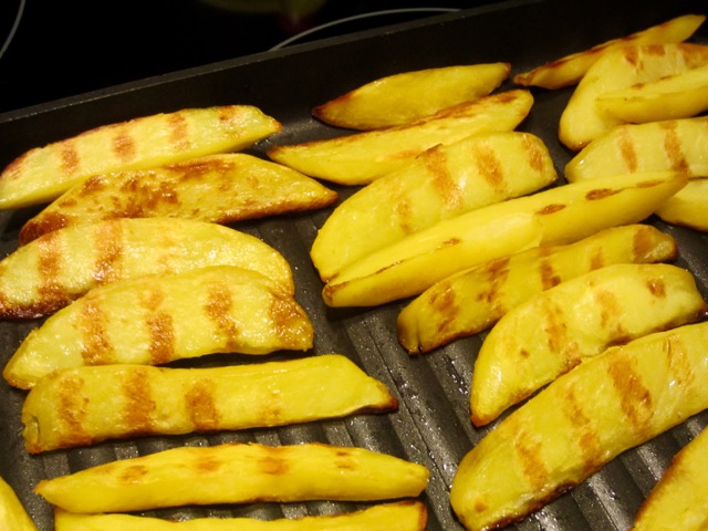Turmeric Roasted Potatoes – My Favourite Pastime