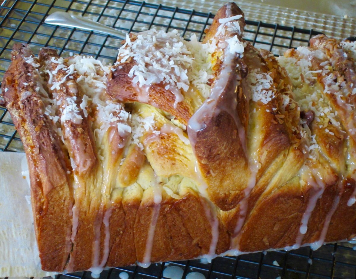 Coconut Lime Pecan Pull Apart Bread – My Favourite Pastime
