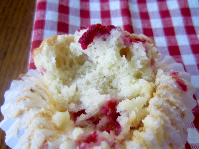 Raspberry Sour Cream Muffins – My Favourite Pastime