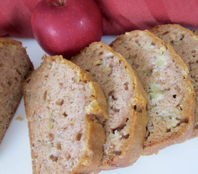 Amish Apple Bread – My Favourite Pastime
